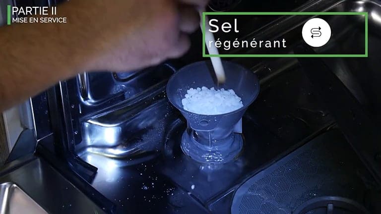 Comment mettre en service un lave-vaisselle ? Conseils d'installation - L'atelier SOS Accessoire