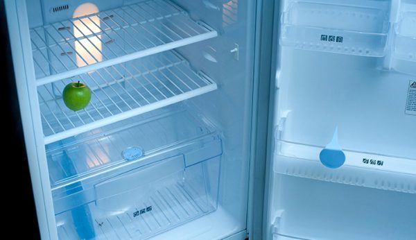 Où trouver la référence technique de mon frigo ? - L'atelier SOS ...